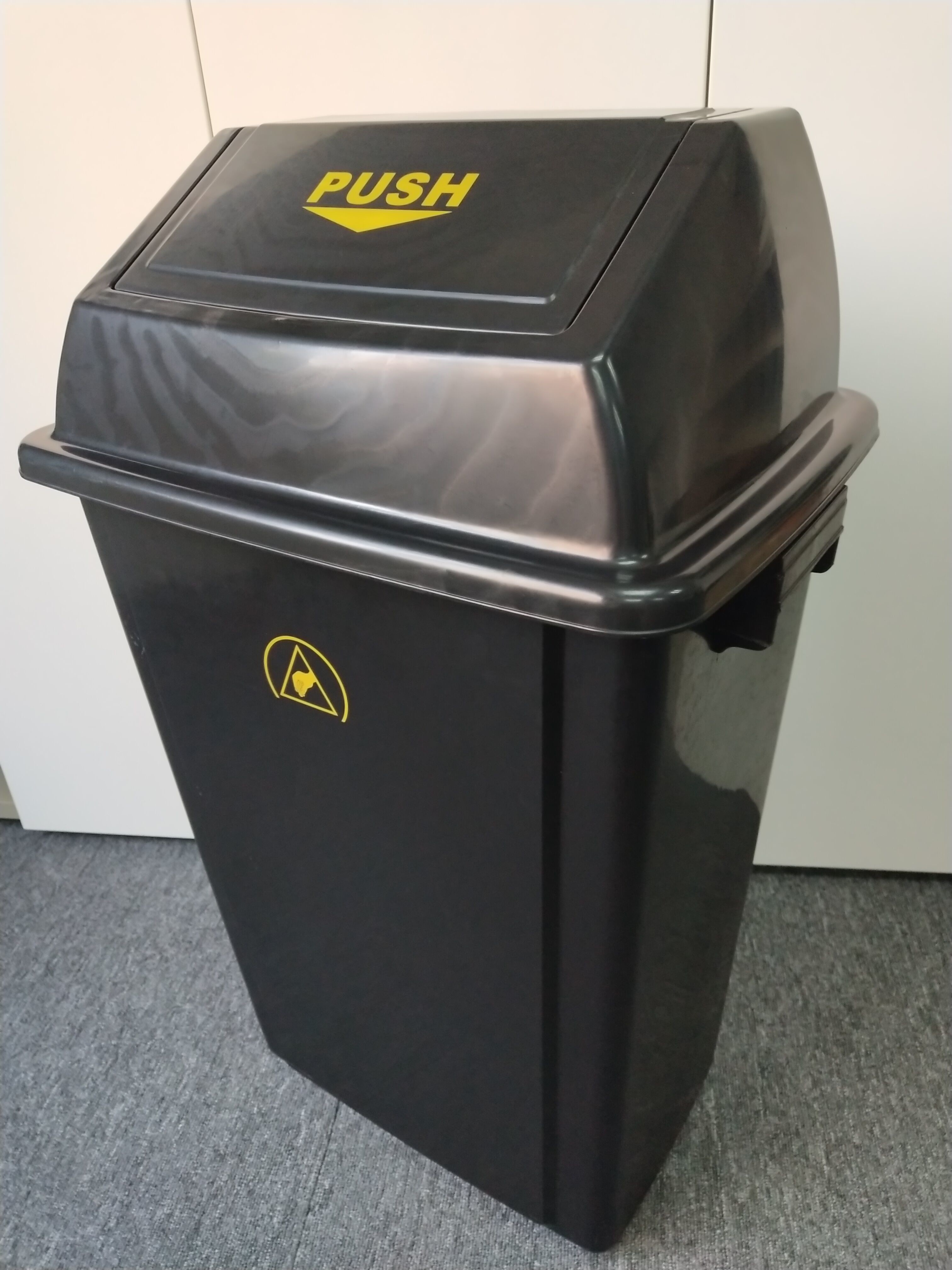 60L Cleanroom Plastic Large Capacity DES Garbage Bin With Lid 440*310*755MM